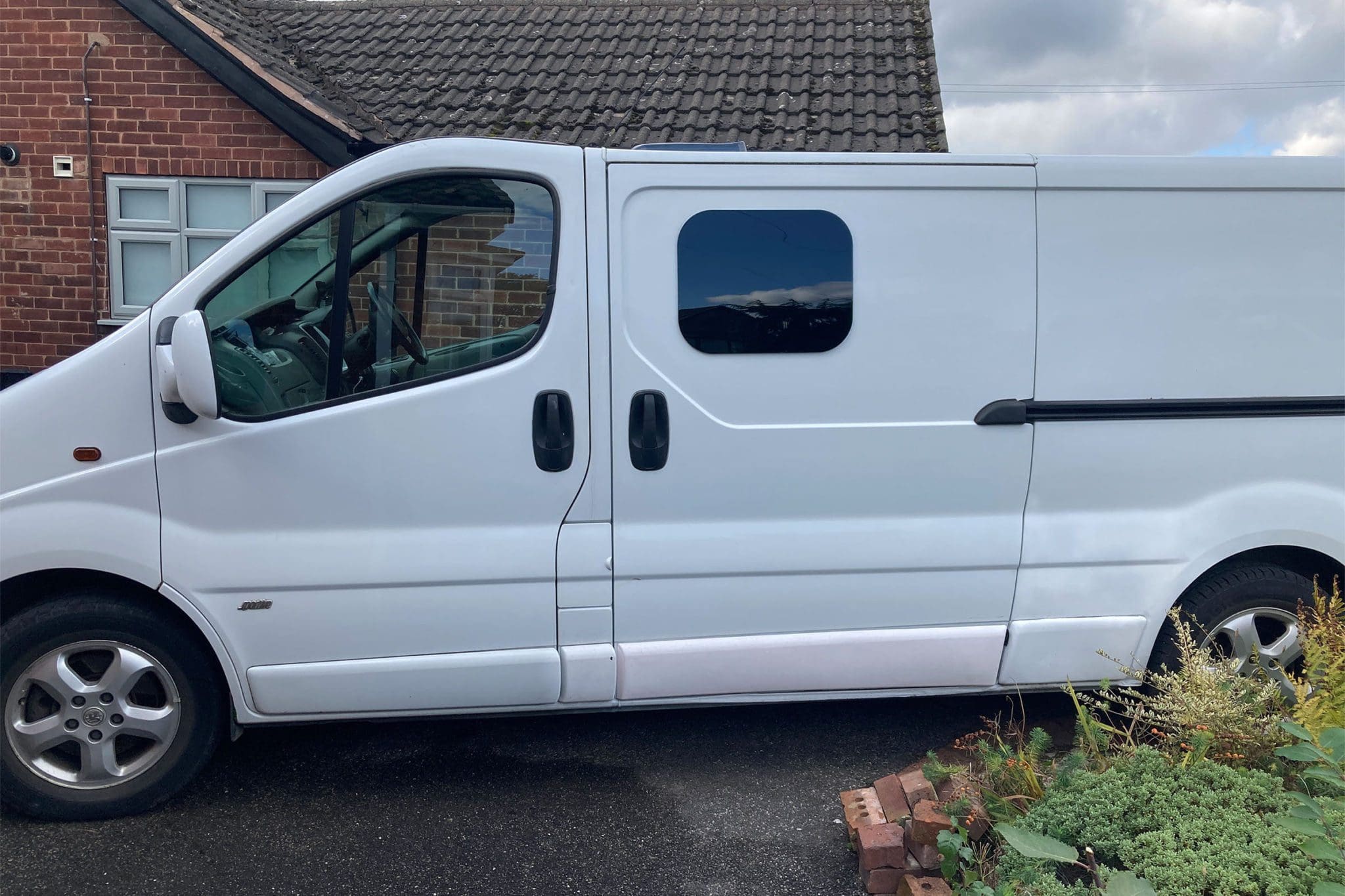 Universal Van Conversion Vent Windows - VanPimps